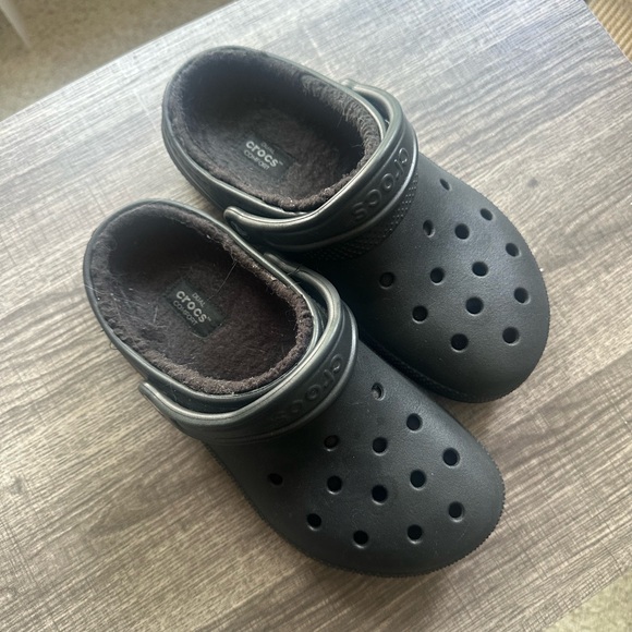 CROCS | Shoes | Crocs Classic Lined Black Clog | Poshmark